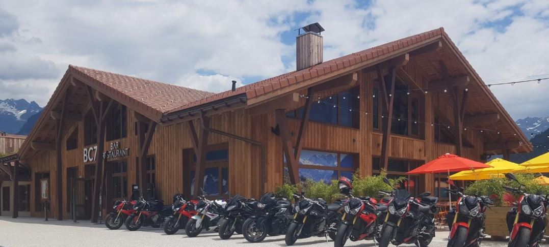 Base Camp Lodge Hotel - Auvergne Rhône Alpes - Guide du Motard